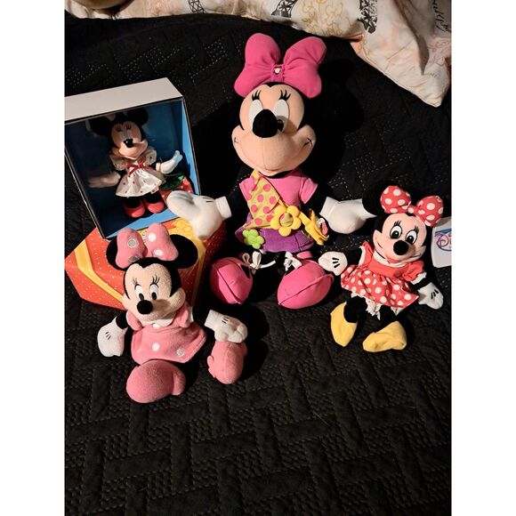 Disney | Toys | Minnie Mouse Set Of 4 Inc 5inch Minnie Mouse Plush Toy ...